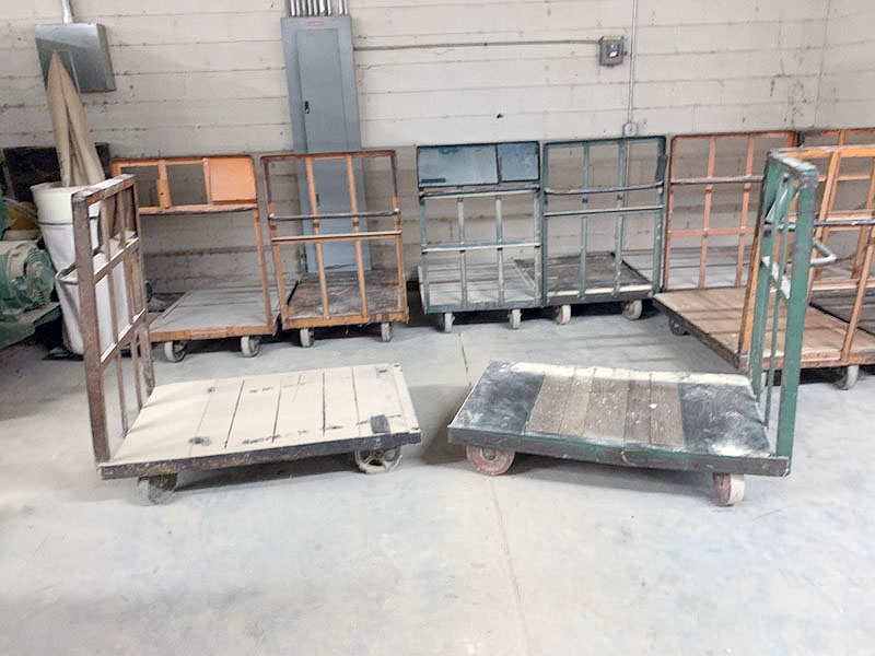 IRS Auctions - WOODWORKING > Material Handling > All-Factory-Carts