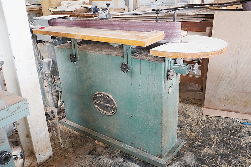 IRS Auctions - WOODWORKING > Sanding Machinery